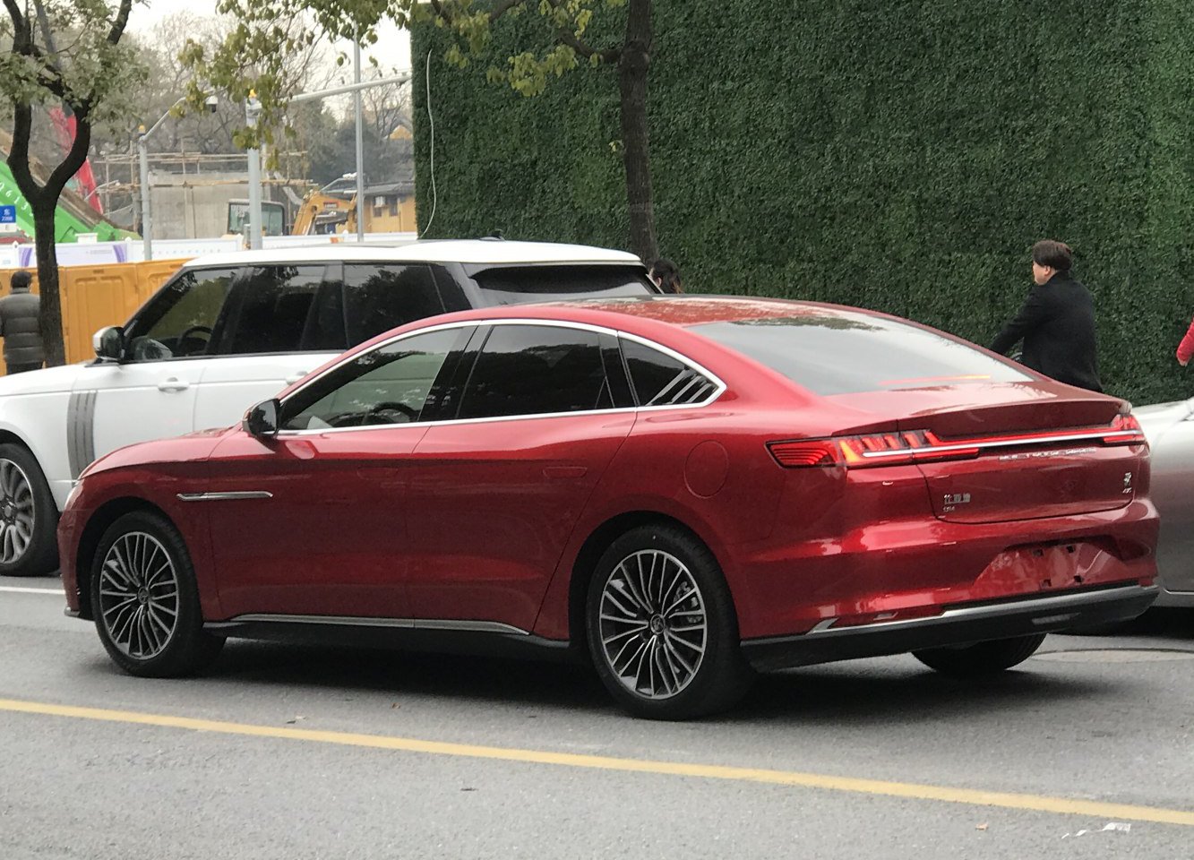 BYD Han e9 76.9 kWh (222 Hp)